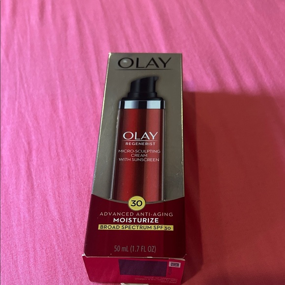 OLAY | Skincare | Olay Regenerist Microsculpting Cream With Spf 3 Red ...
